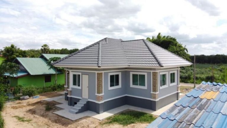 Sun-filled View Home Design with Well-Designed Cross Hip Roof - Cool ...